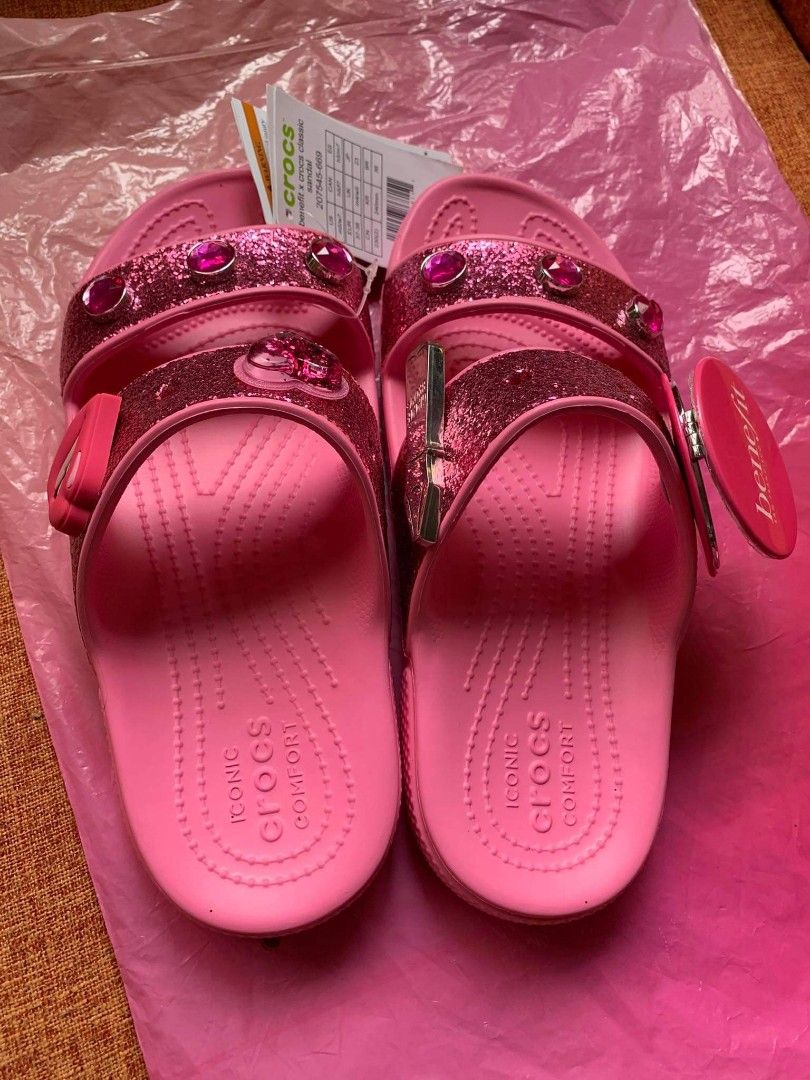 ORIGINAL CROCS FROM SINGAPORE, Women's Fashion, Footwear, Slippers and ...