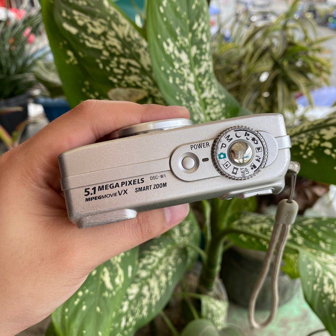 RARE SONY DSC-W1 DIGICAM/DIGITAL CAMERA, Photography, Cameras on Carousell