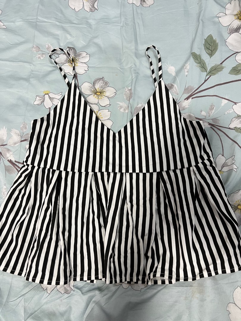 Shein top, Women's Fashion, Tops, Blouses on Carousell