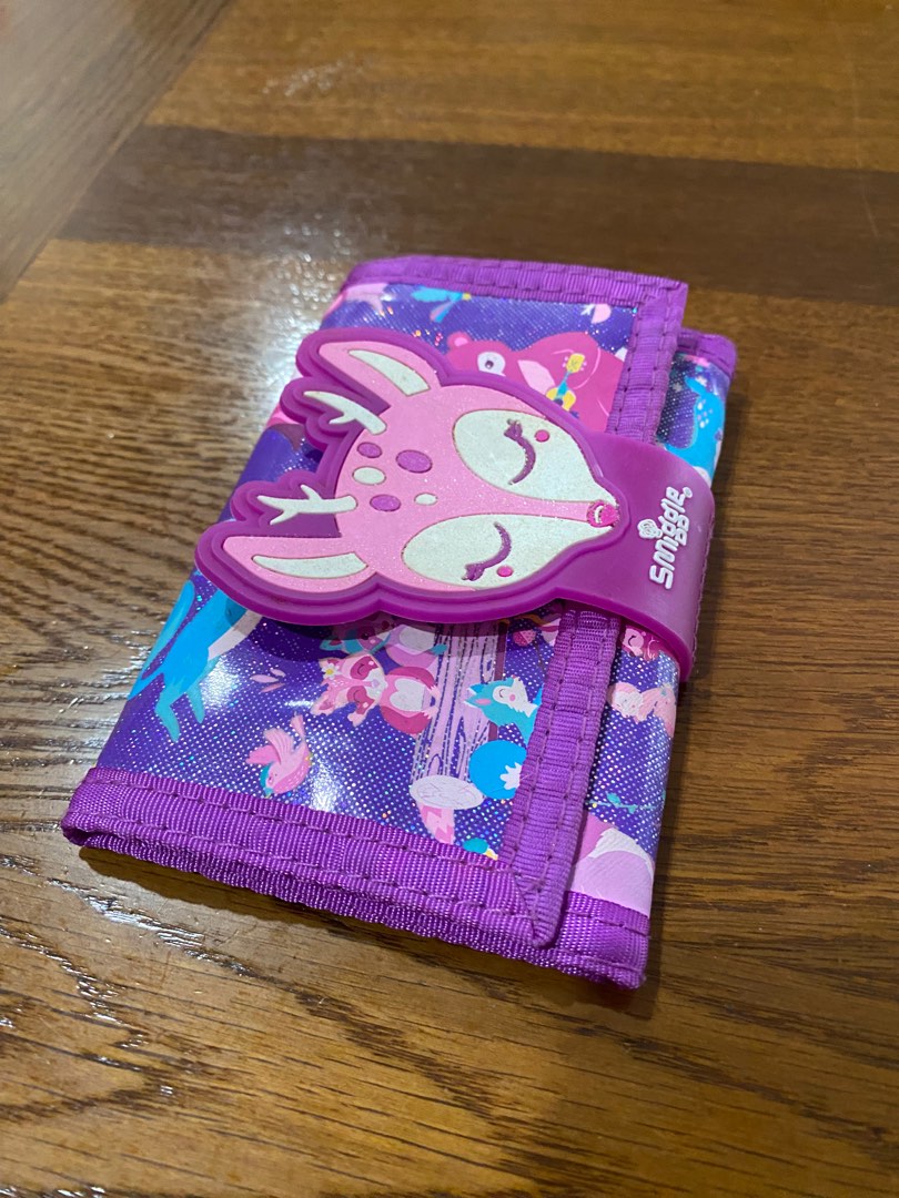 Smiggle Wallet, Babies & Kids, Babies & Kids Fashion on Carousell