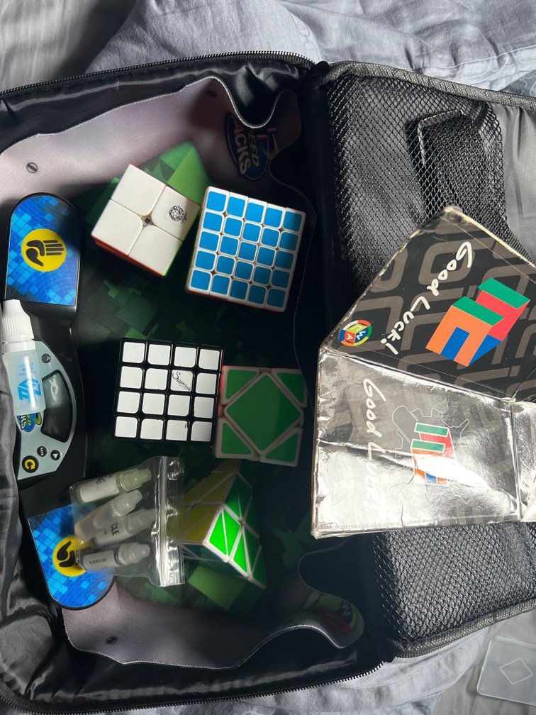 Speedcubes rubiks cubes for sale with moyu bag and speedstacks timer ...