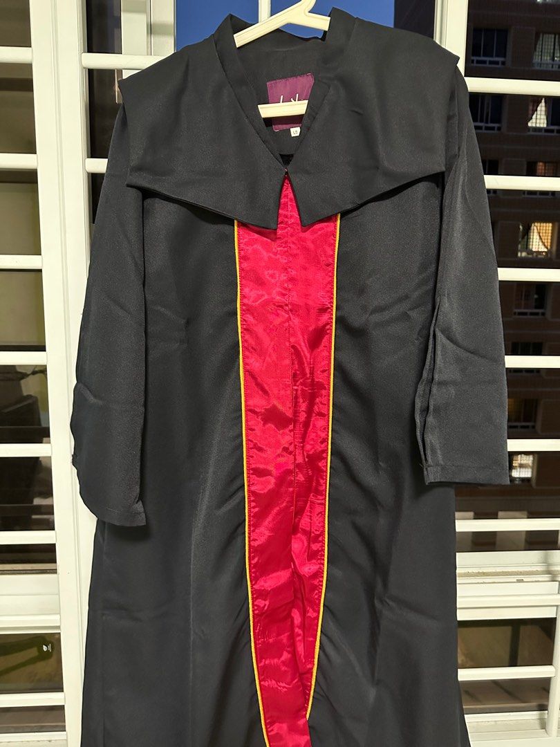 Temasek Polytechnic Graduation Gown, Men's Fashion, Coats, Jackets and ...