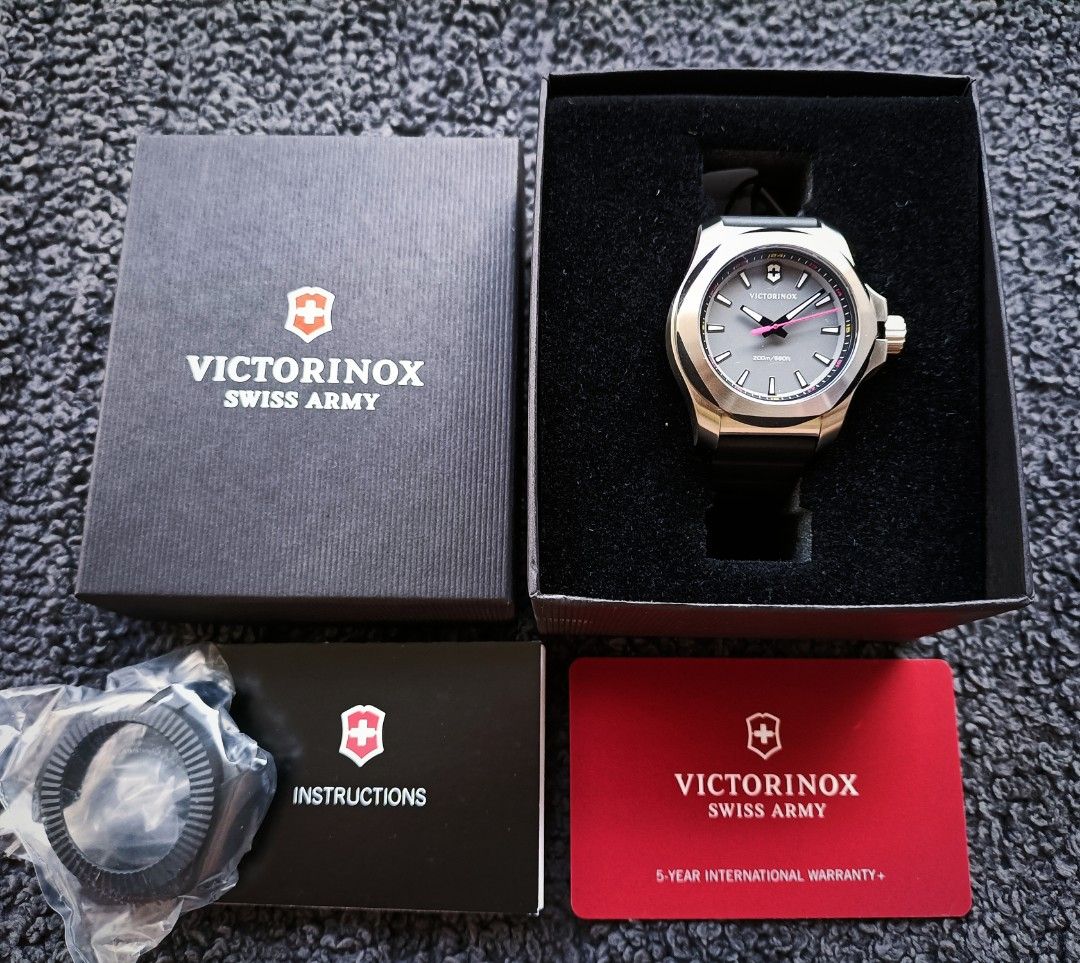 Victorinox Inox Grey Steel Quartz Divers Watch, Men's Fashion, Watches ...