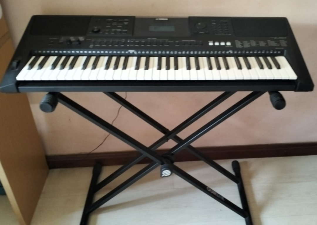 Yamaha Digital Keyboard full set with stand and dust cover: 4 music books come free, Hobbies ...
