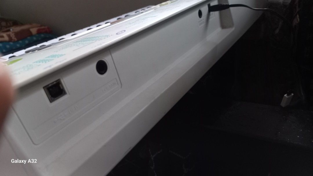 Yamaha EZ-J25 Touch Response 61-Key Piano Keyboard, Hobbies & Toys, Music & Media, Musical ...