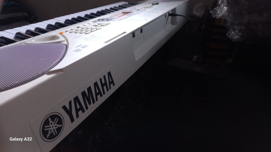 Yamaha EZ-J25 Touch Response 61-Key Piano Keyboard, Hobbies & Toys, Music & Media, Musical ...