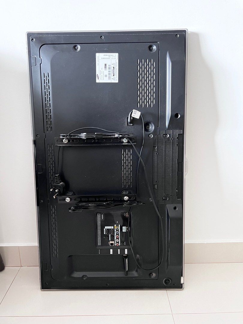 40 inch Samsung tv & wireless LAN cable, TV & Home Appliances, TV ...