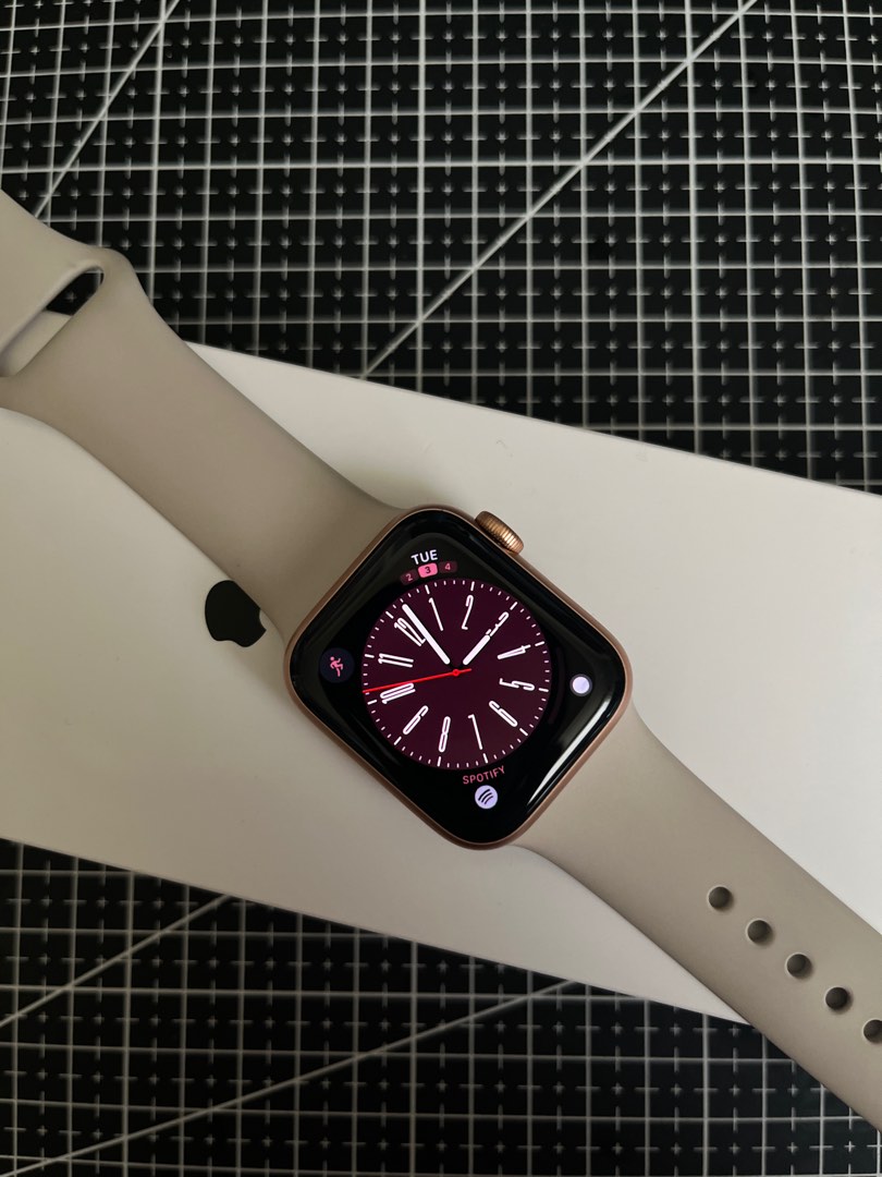 Apple Watch SE Starlight 40mm, Mobile Phones & Gadgets, Wearables ...