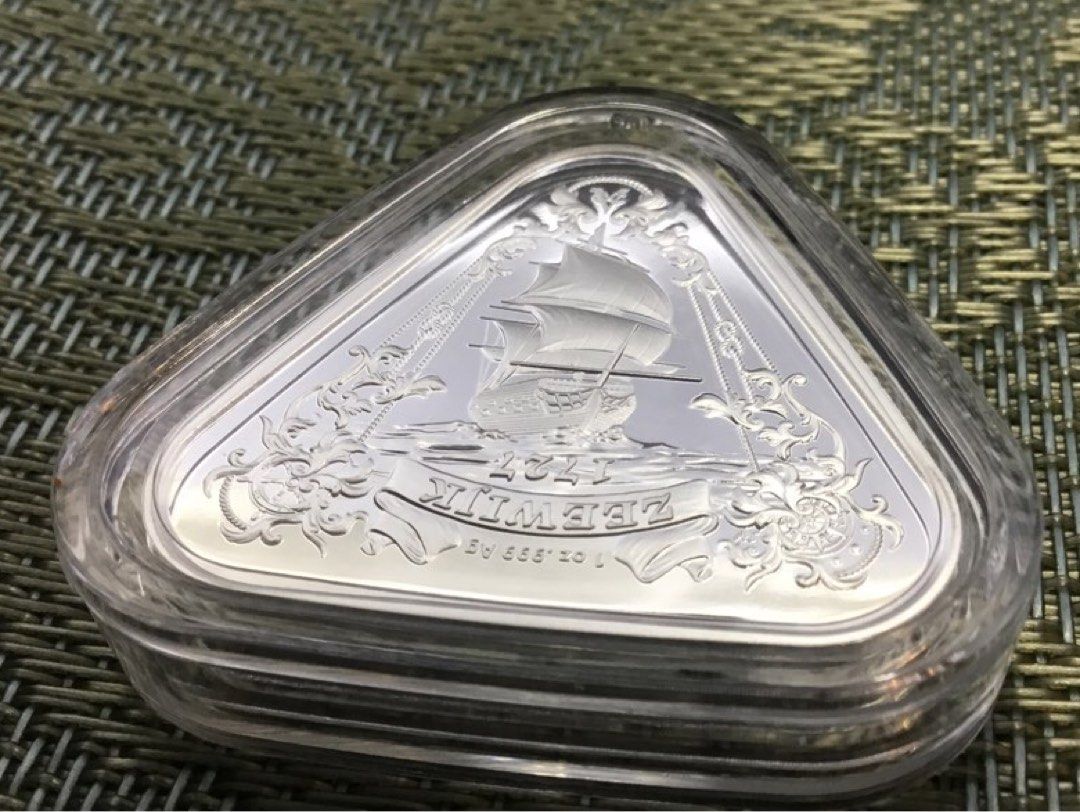 Australian Triangular Silver coin, Hobbies & Toys, Memorabilia ...