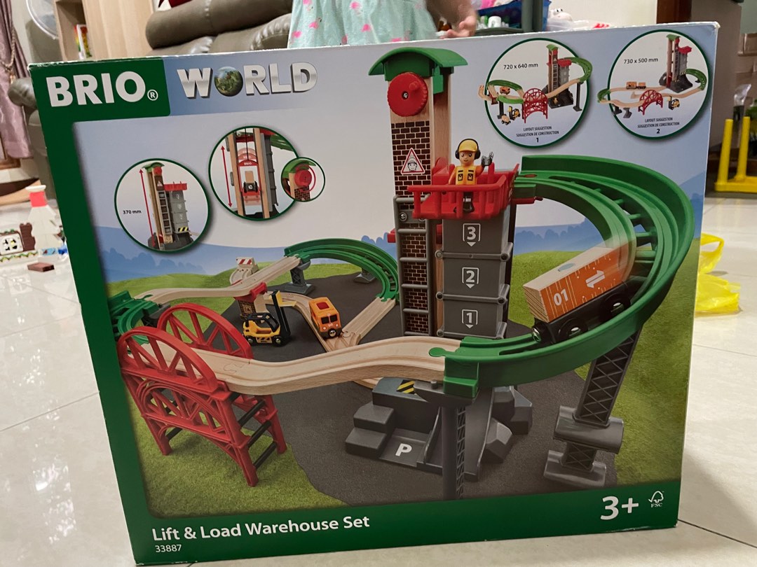Brio lift and load warehouse set 33887, Hobbies & Toys, Toys & Games on ...