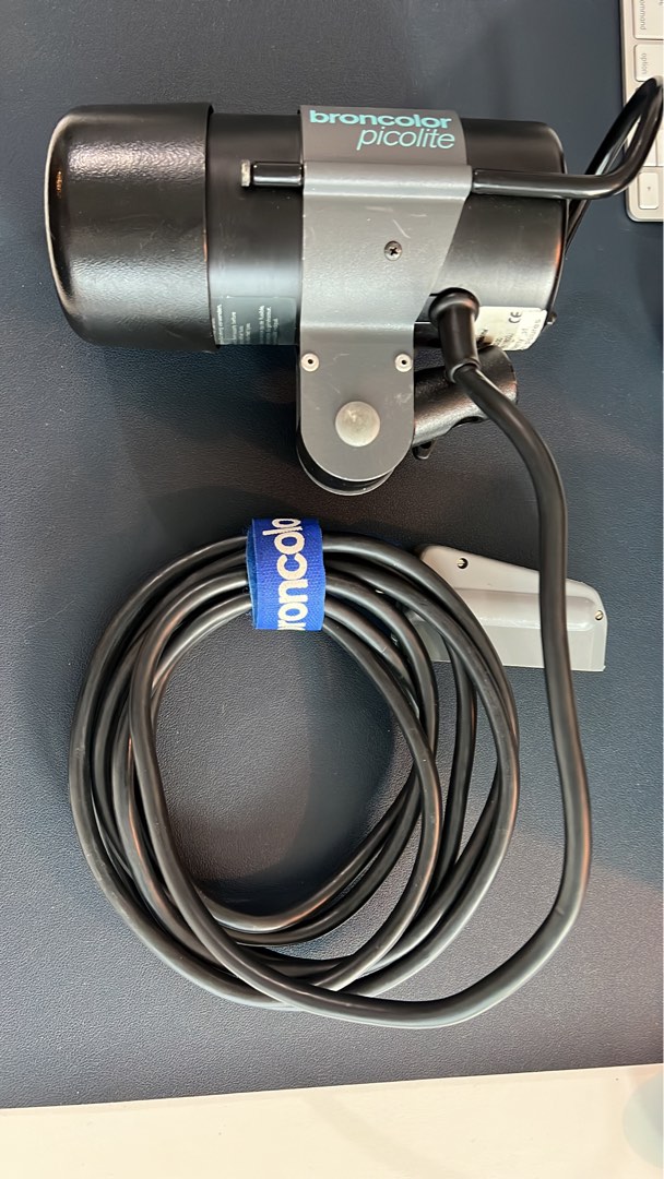 Broncolor Picolite 1600w/s with snoot and honeycomb set, Photography ...