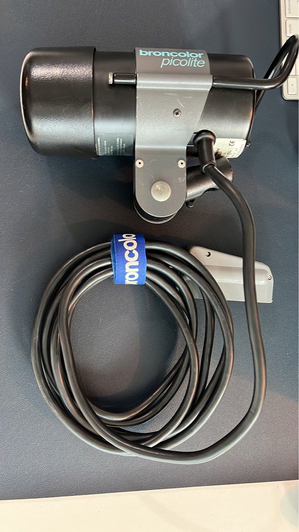 Broncolor Picolite 1600w/s with snoot and honeycomb set, Photography ...