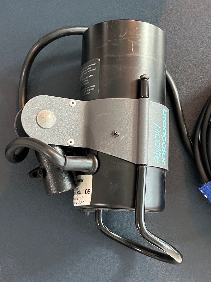 Broncolor Picolite 1600w/s with snoot and honeycomb set, Photography ...