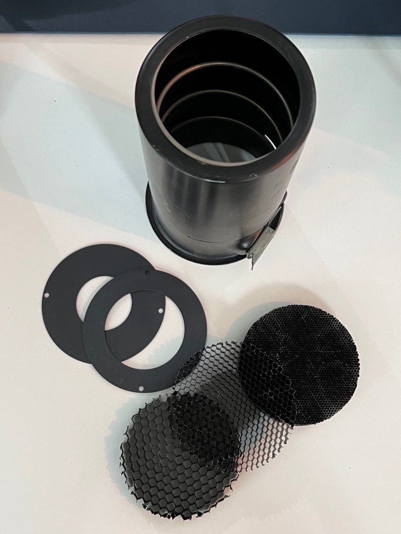 Broncolor Picolite 1600w/s with snoot and honeycomb set, Photography ...