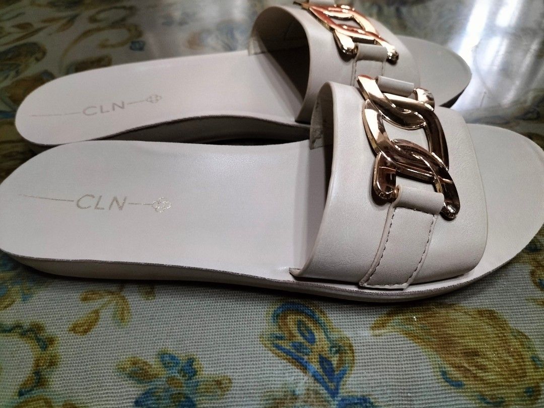 CLN flat, Women's Fashion, Footwear, Flats & Sandals on Carousell