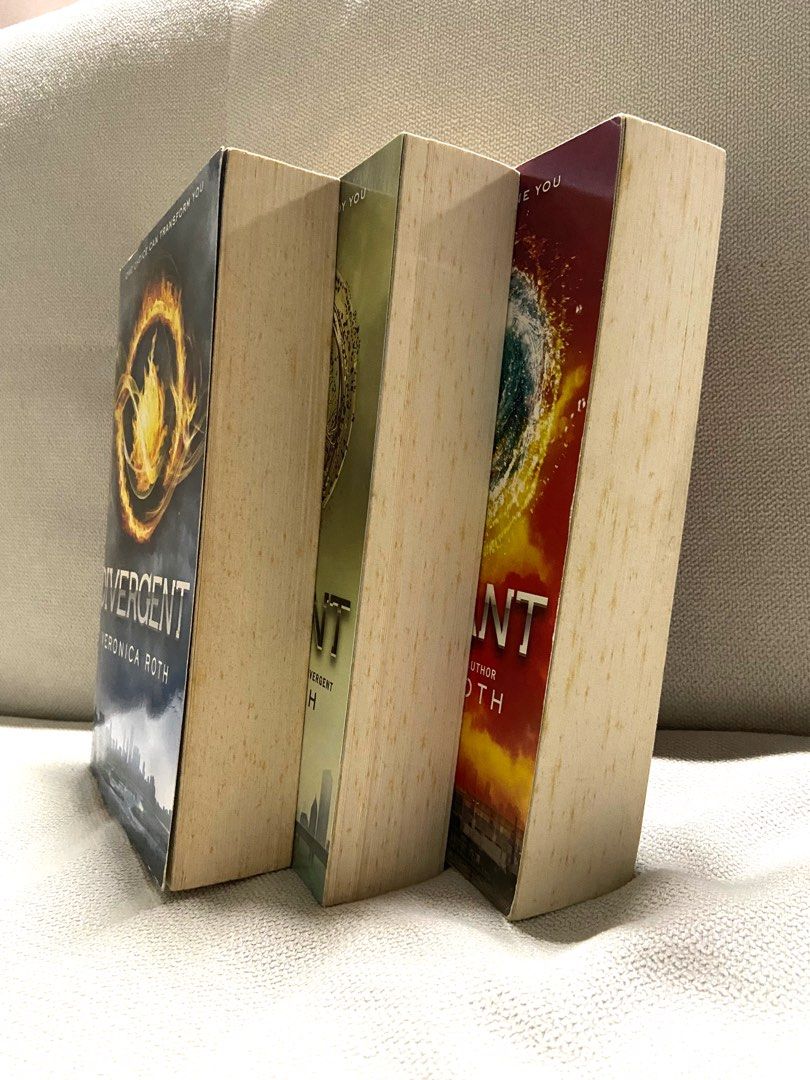 Divergent Trilogy (Complete set of 3) by Veronica Roth, Hobbies & Toys ...