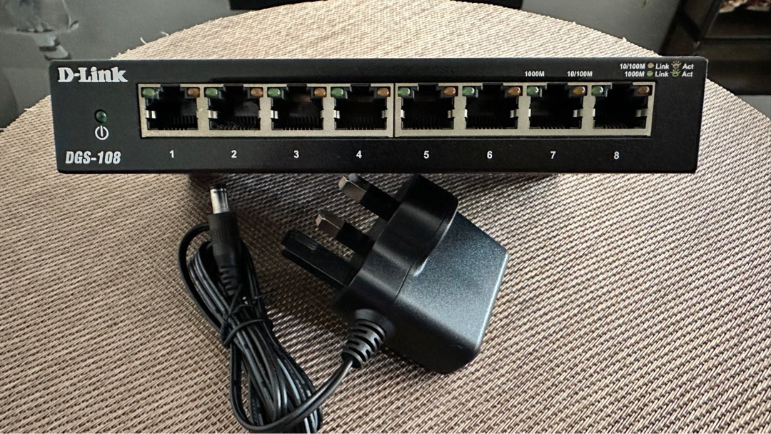 D-LINK 8 Port Gigabit 10/100/1000 Mbps Metal Casing Ethernet Desktop ...