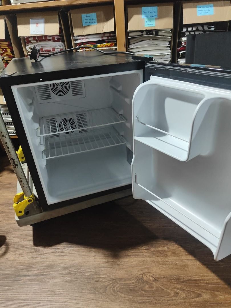 EuropAce 50L Bar Fridge ER 9250, TV & Home Appliances, Kitchen ...