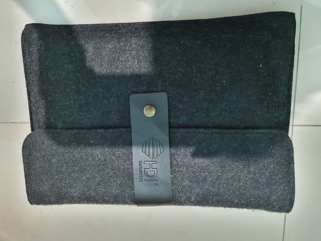 Folder Map, Barang Mewah, Tas & Dompet di Carousell