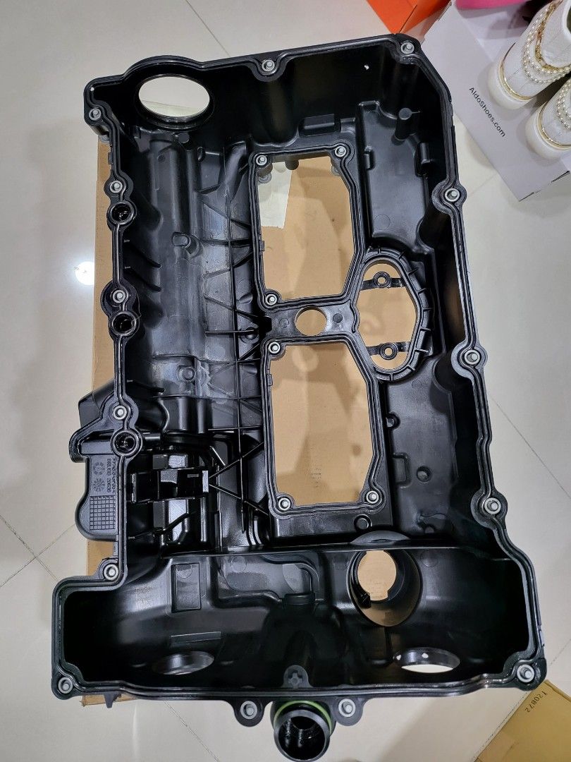 Genuine BMW N20 engine valve cover, Car Accessories, Accessories on ...