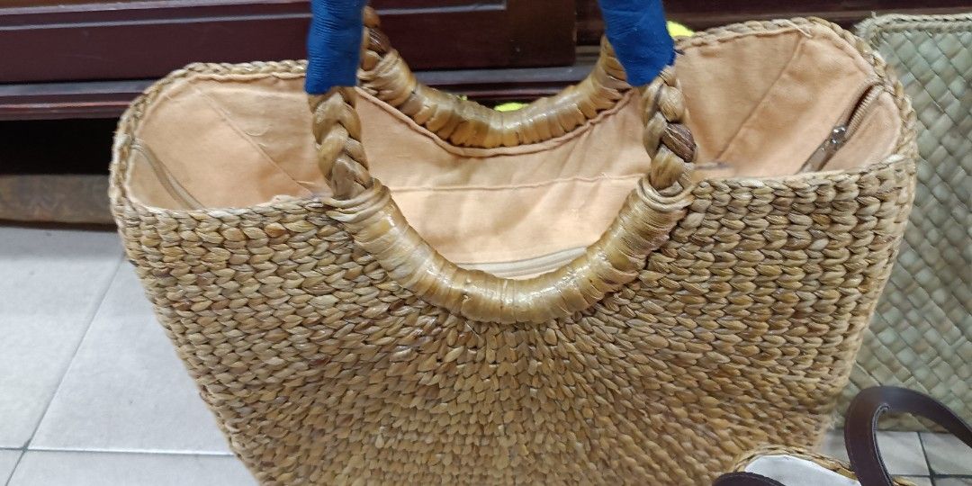 Hangbag rotan anyaman vintage, Women's Fashion, Bags & Wallets, Cross ...
