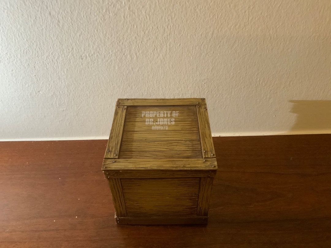 Rare Indiana Jones Artifact Crate Paperweight Promo/3000, Gentle Giant ...