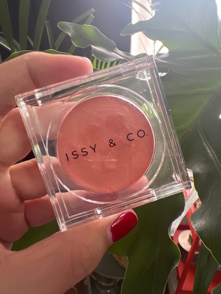 Issy & Co. Blush, Beauty & Personal Care, Face, Makeup on Carousell
