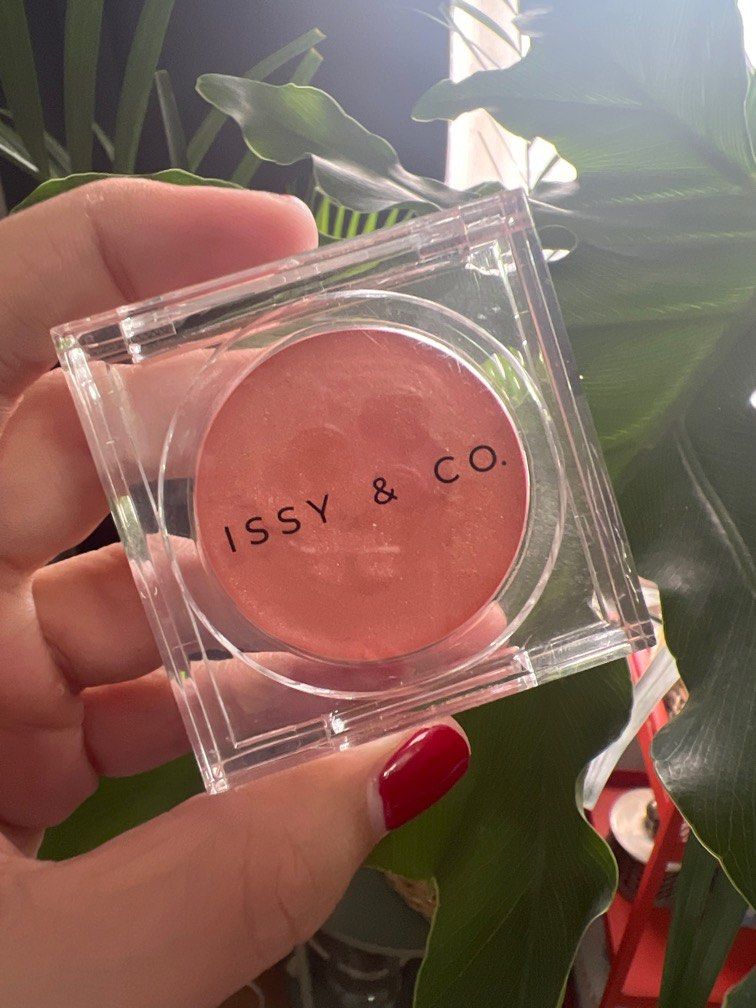 Issy & Co. Blush, Beauty & Personal Care, Face, Makeup on Carousell