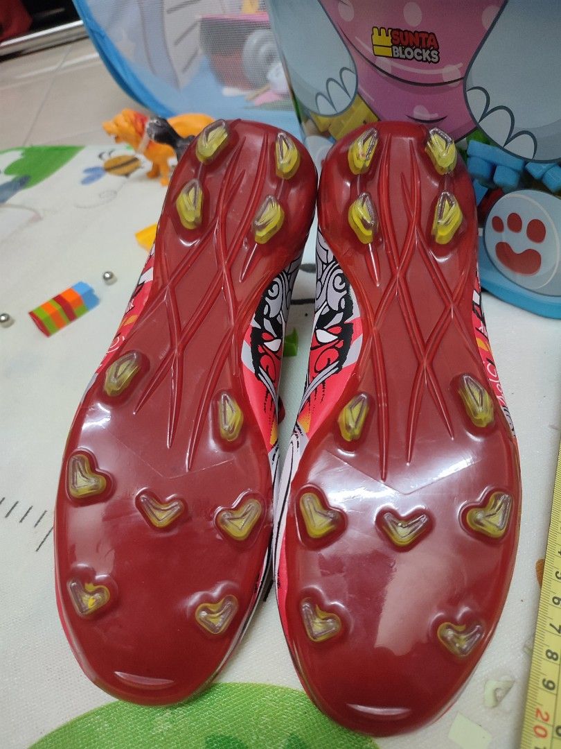 Kasut bola Ortuseight, Sports Equipment, Other Sports Equipment and ...