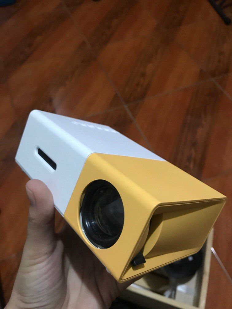 LED mini Projector + HDMI cable, TV & Home Appliances, TV ...