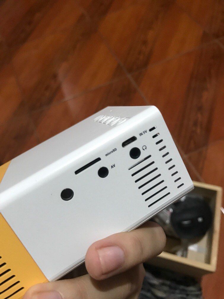 LED mini Projector + HDMI cable, TV & Home Appliances, TV ...