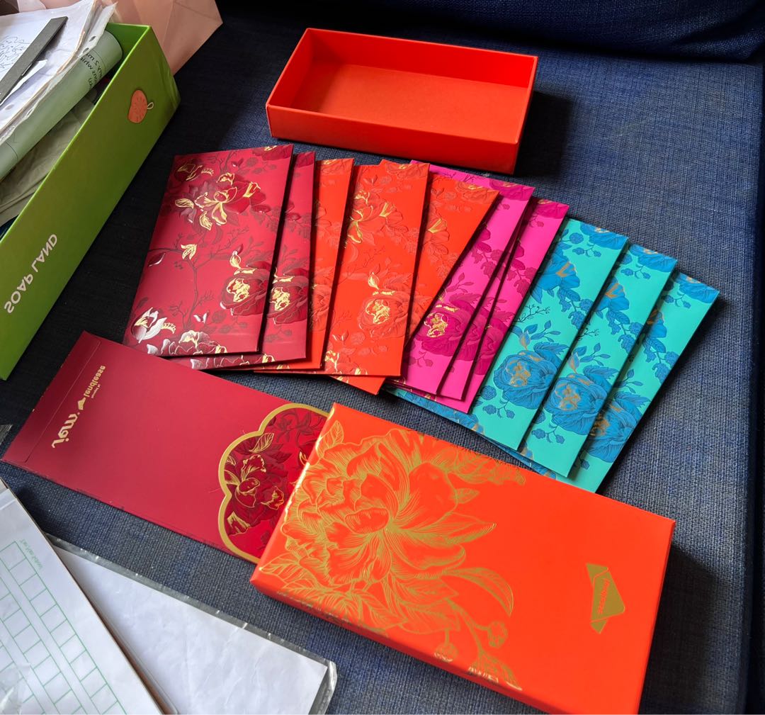 Lendlease PLQ premium red packet set, Hobbies & Toys, Stationery ...