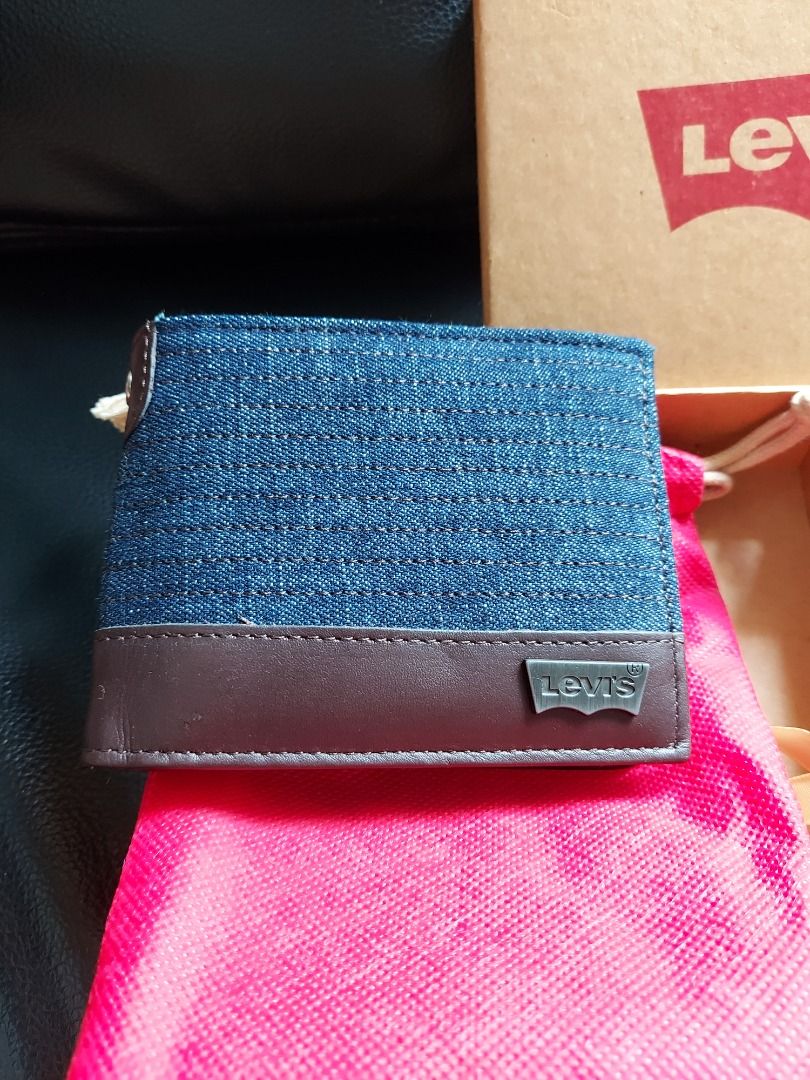 Levi's Wallet, Hobbies & Toys, Memorabilia & Collectibles, Vintage ...