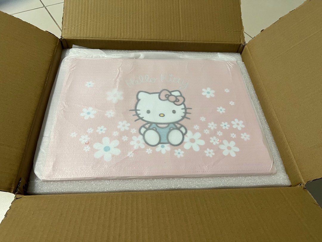 Limited Edition Hello Kitty Mahjong Set, Hobbies & Toys, Memorabilia ...