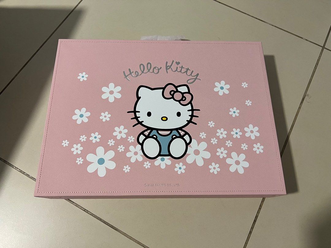Limited Edition Hello Kitty Mahjong Set, Hobbies & Toys, Memorabilia ...