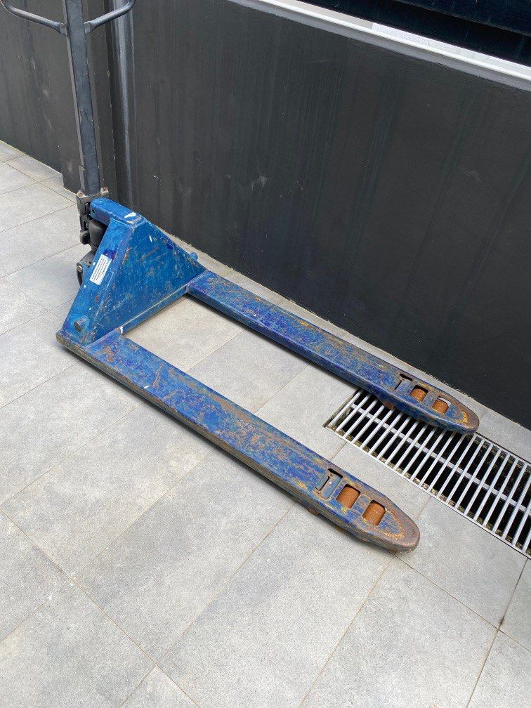 pallet jet, Everything Else on Carousell