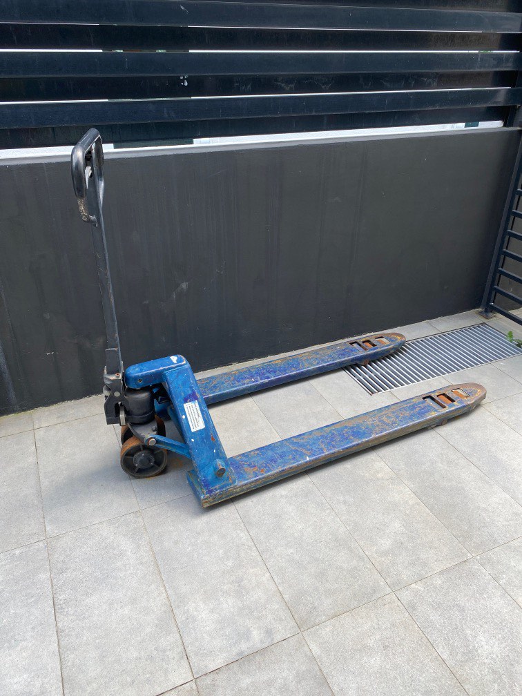 pallet jet, Everything Else on Carousell