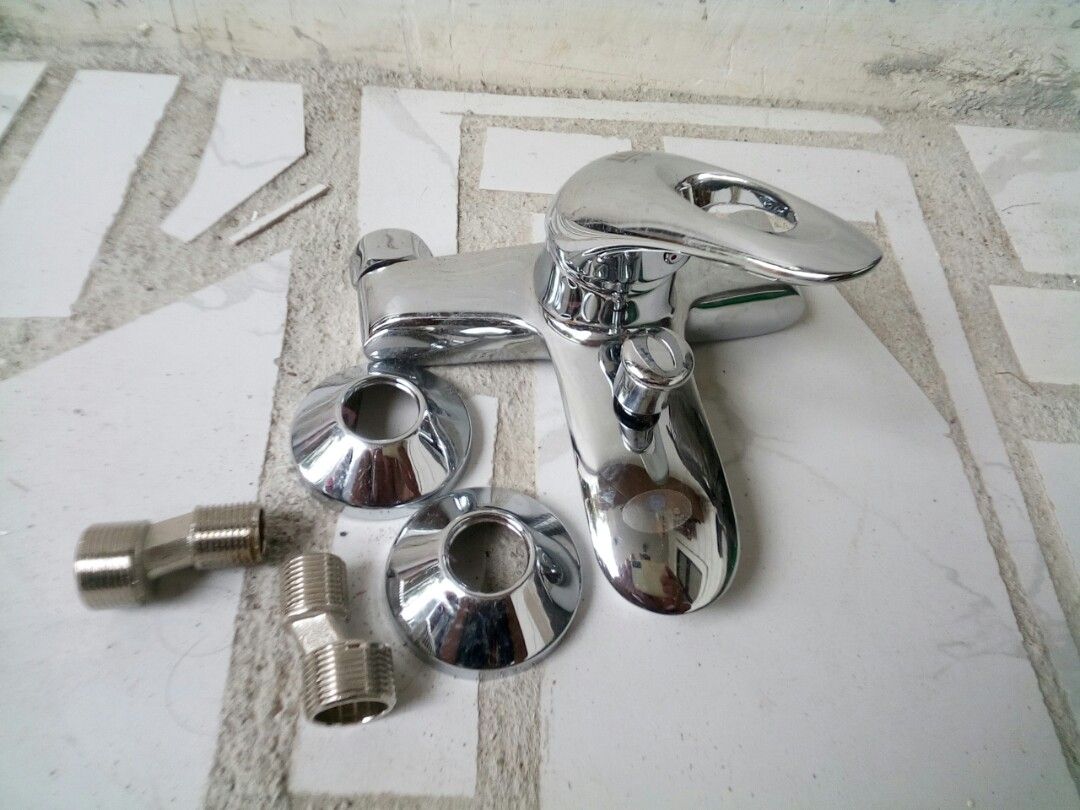 Plumbing Fixture and Fittings Take it all for 1100 only / for pick up ...