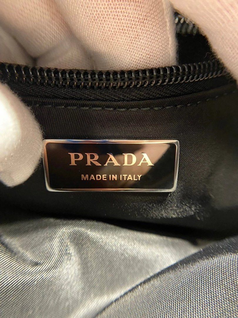 全新PRADA × Cini boeri聯名Re-Nylon Shoulder Bag, 名牌, 手袋及銀包 - Carousell