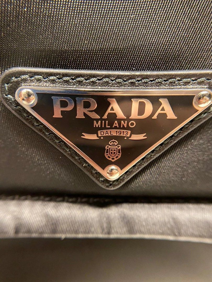 全新PRADA × Cini boeri聯名Re-Nylon Shoulder Bag, 名牌, 手袋及銀包 - Carousell