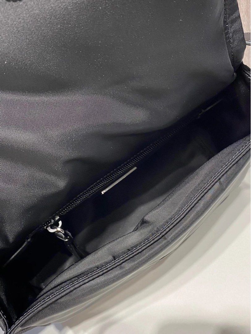 全新PRADA × Cini boeri聯名Re-Nylon Shoulder Bag, 名牌, 手袋及銀包 - Carousell