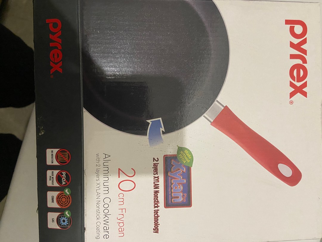 Pyrex pan, Furniture & Home Living, Kitchenware & Tableware, Cookware ...