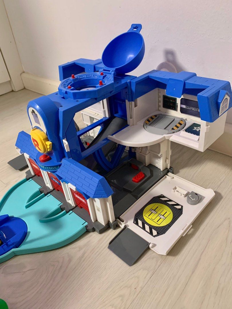 Robocar Poli transforming station, Hobbies & Toys, Toys & Games on ...