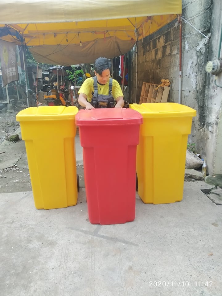 rolling bin trash bin with wheels, Furniture & Home Living, Cleaning ...