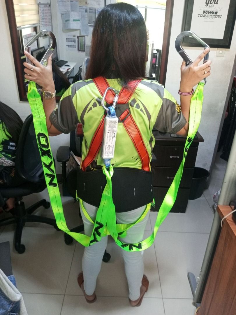 SAFETY HARNESS WITH SHOCK ABSORBER, Commercial & Industrial ...