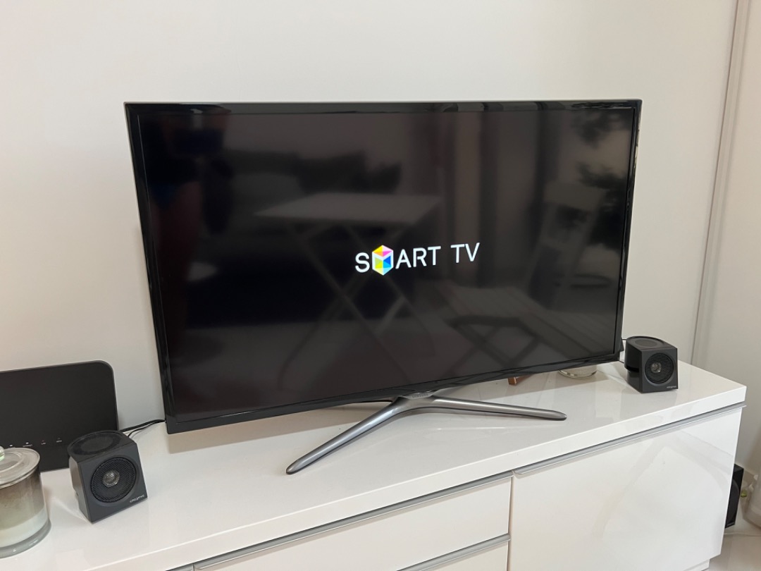 Samsung Smart TV - 40” - UA40F5500AM, TV & Home Appliances, TV ...