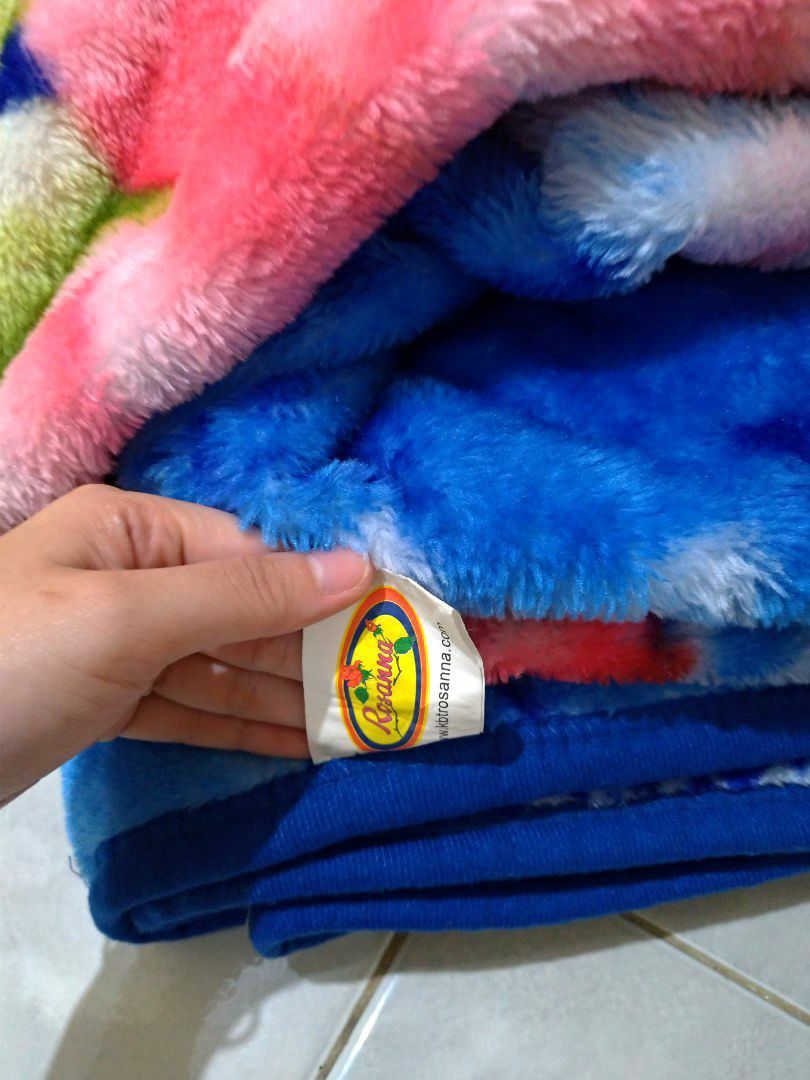 Selimut tebal | selimut bulu besar, Perabotan Rumah di Carousell