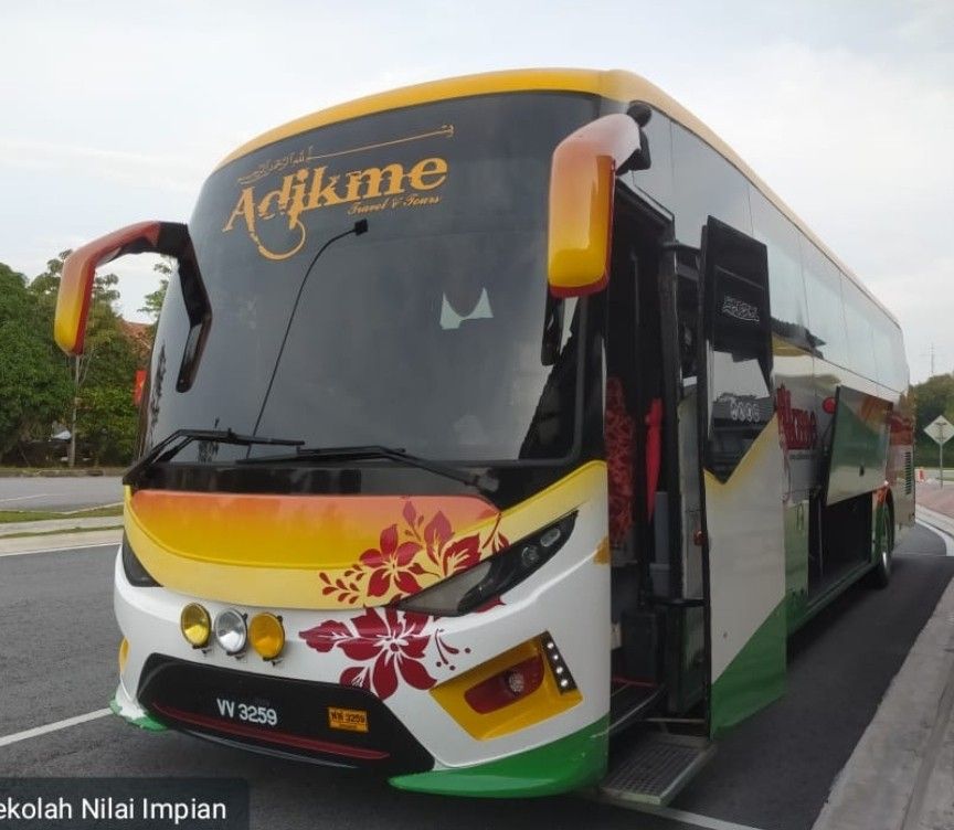 Sewa bas persiaran Bus for rent, Hobbies & Toys, Books & Magazines ...