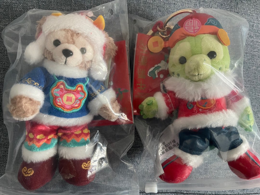 Shanghai Disneyland Disney Duffy and Friends keychains, Hobbies & Toys ...