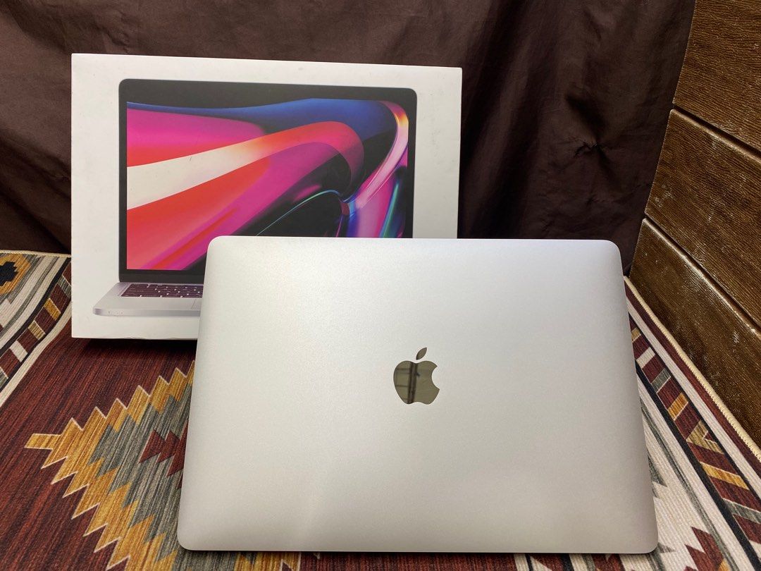 Silver - MacBook Pro 2020 Silver M1 Chip 8gb 256gb SSD 108cc 13.3-inch ...